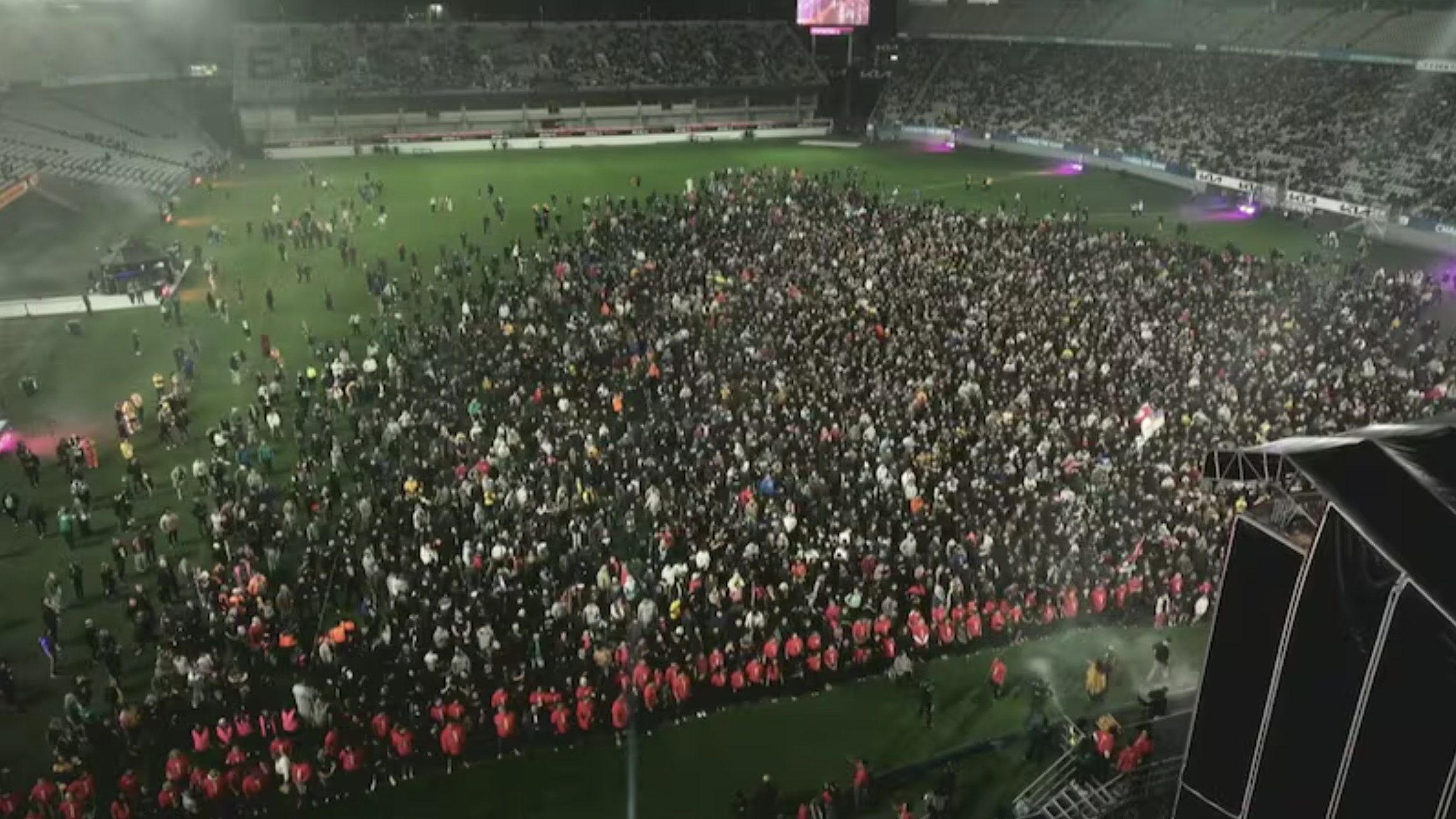 Aotearoa reclaims biggest haka world record from Fr... | National ...