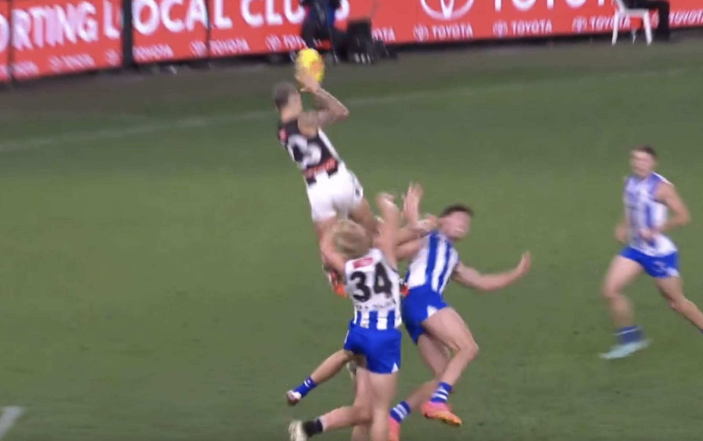 Bobby Hill claims Mark of the Year on AFL's night o... | National ...