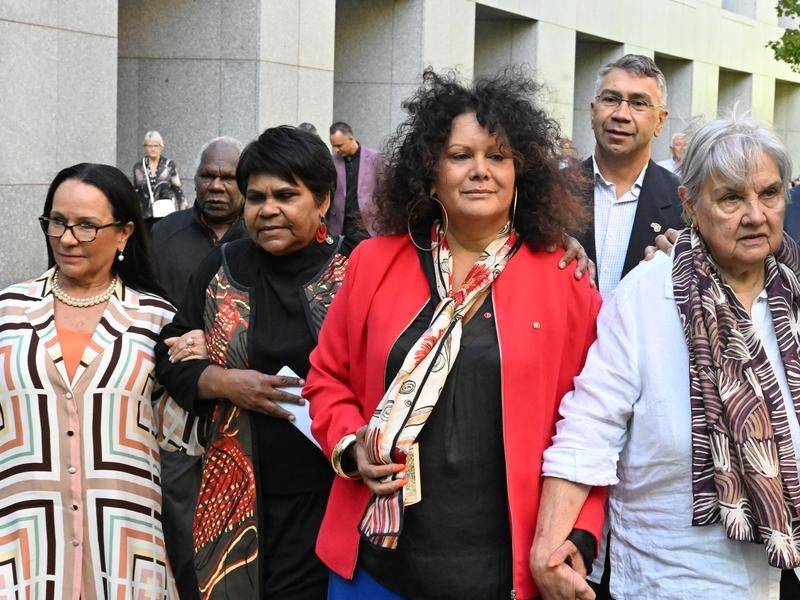 Philanthropists pledge $17m to 'yes' campaign for V... | National ...