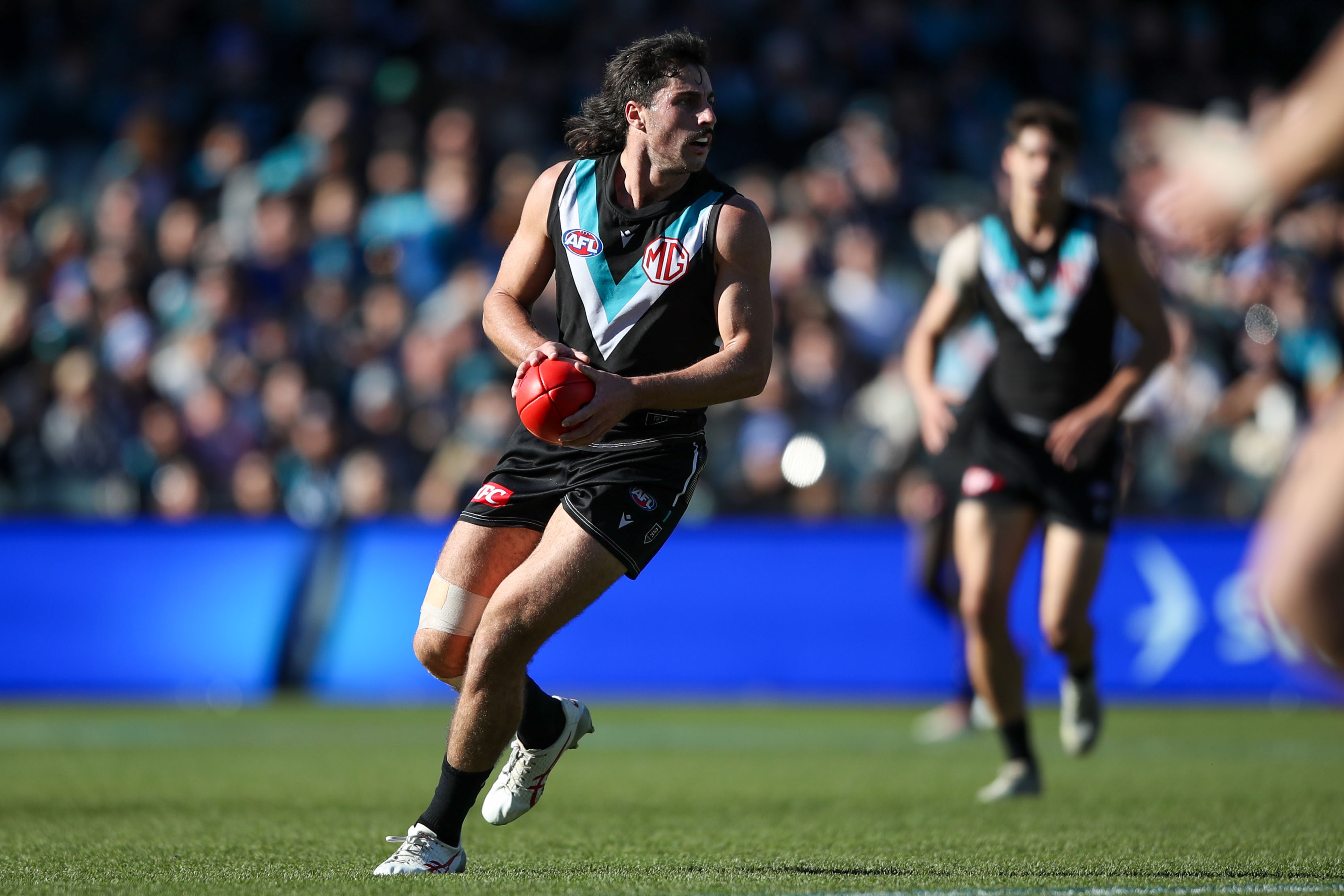 Jones, Finlayson ink extensions to remain with Powe... | National ...