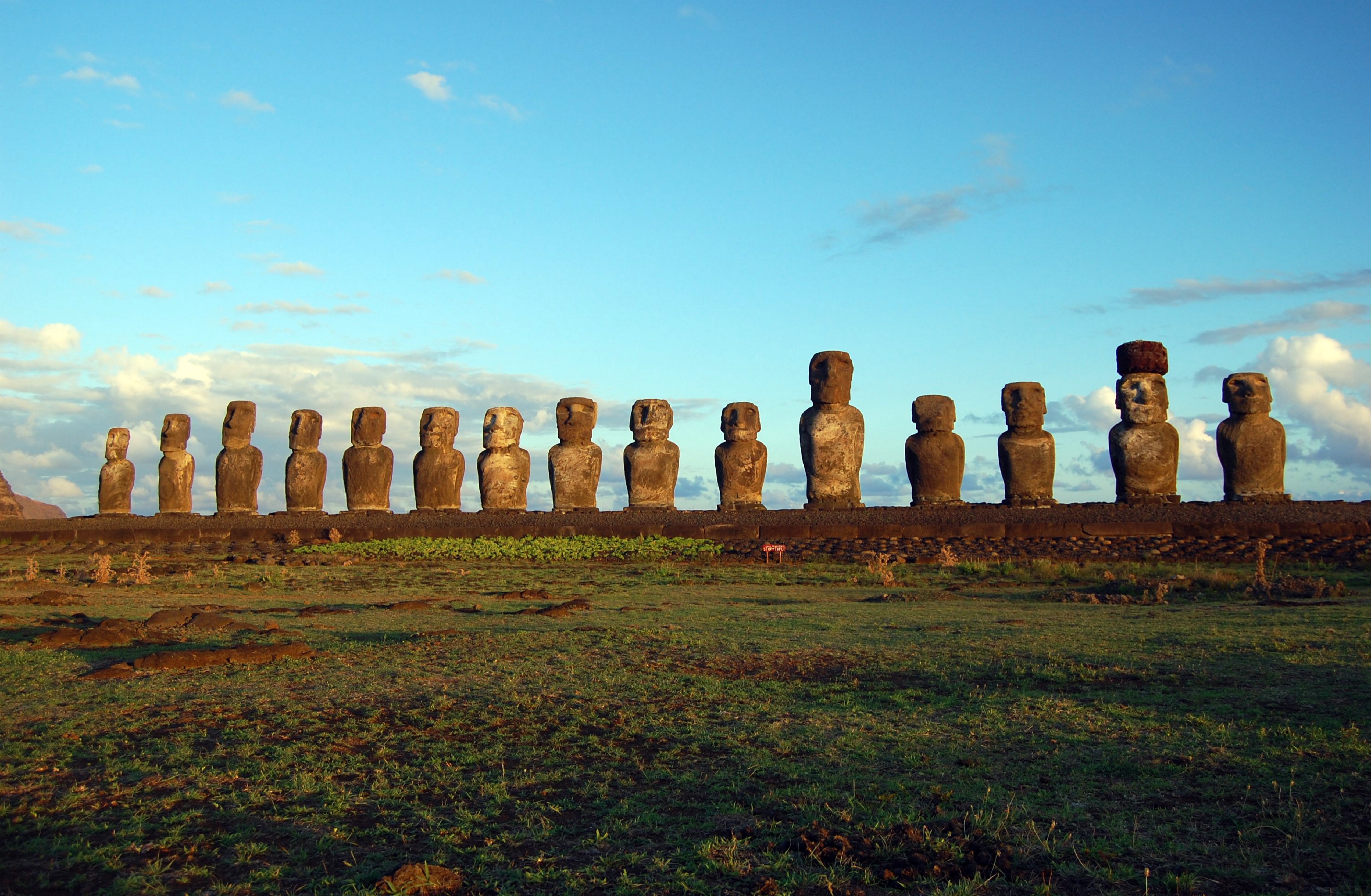 The mysteries of the Mo'ai statues revealed in perm... | National ...