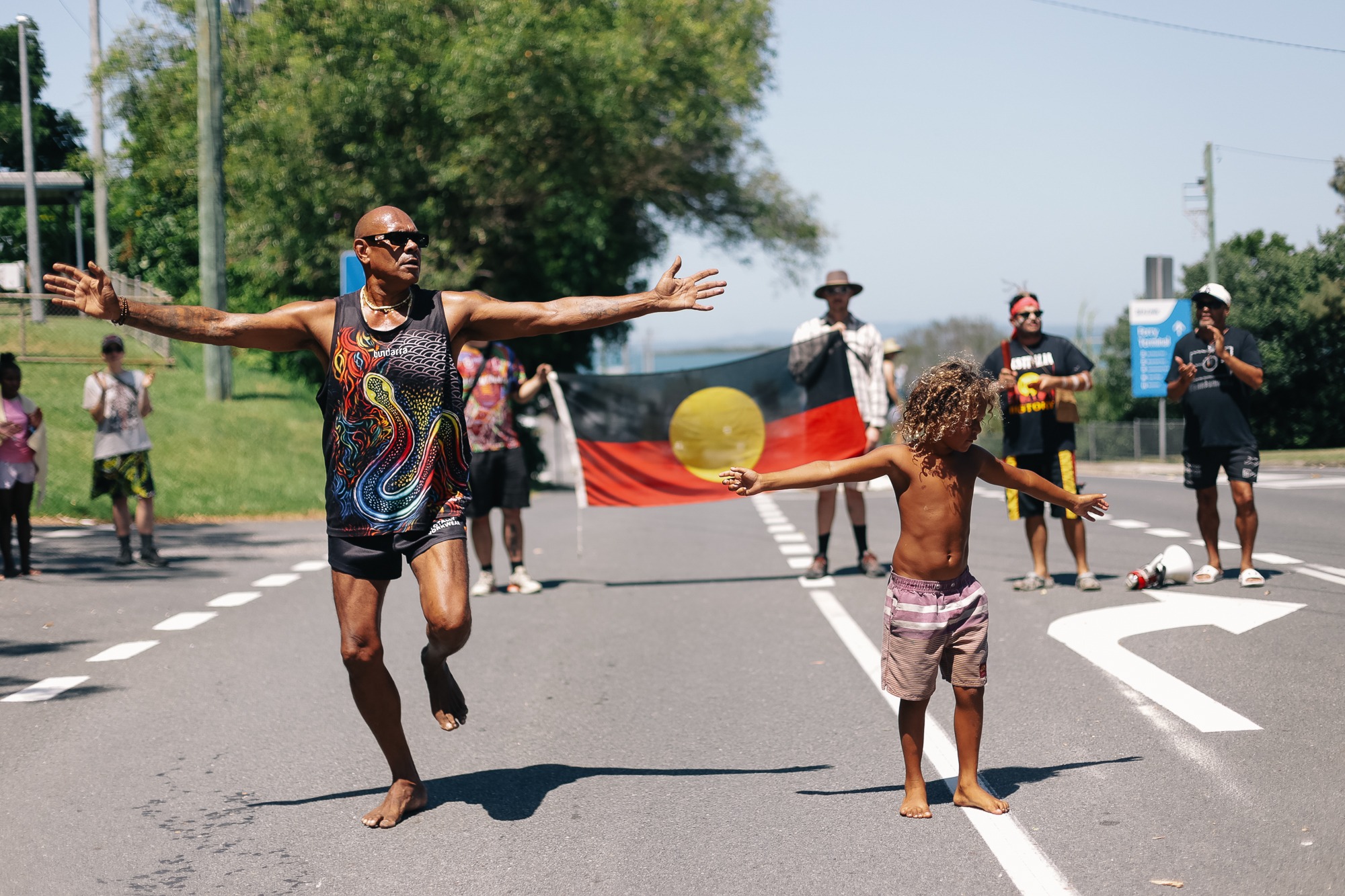 Quandamooka Community reinstate the Aboriginal Flag | National ...
