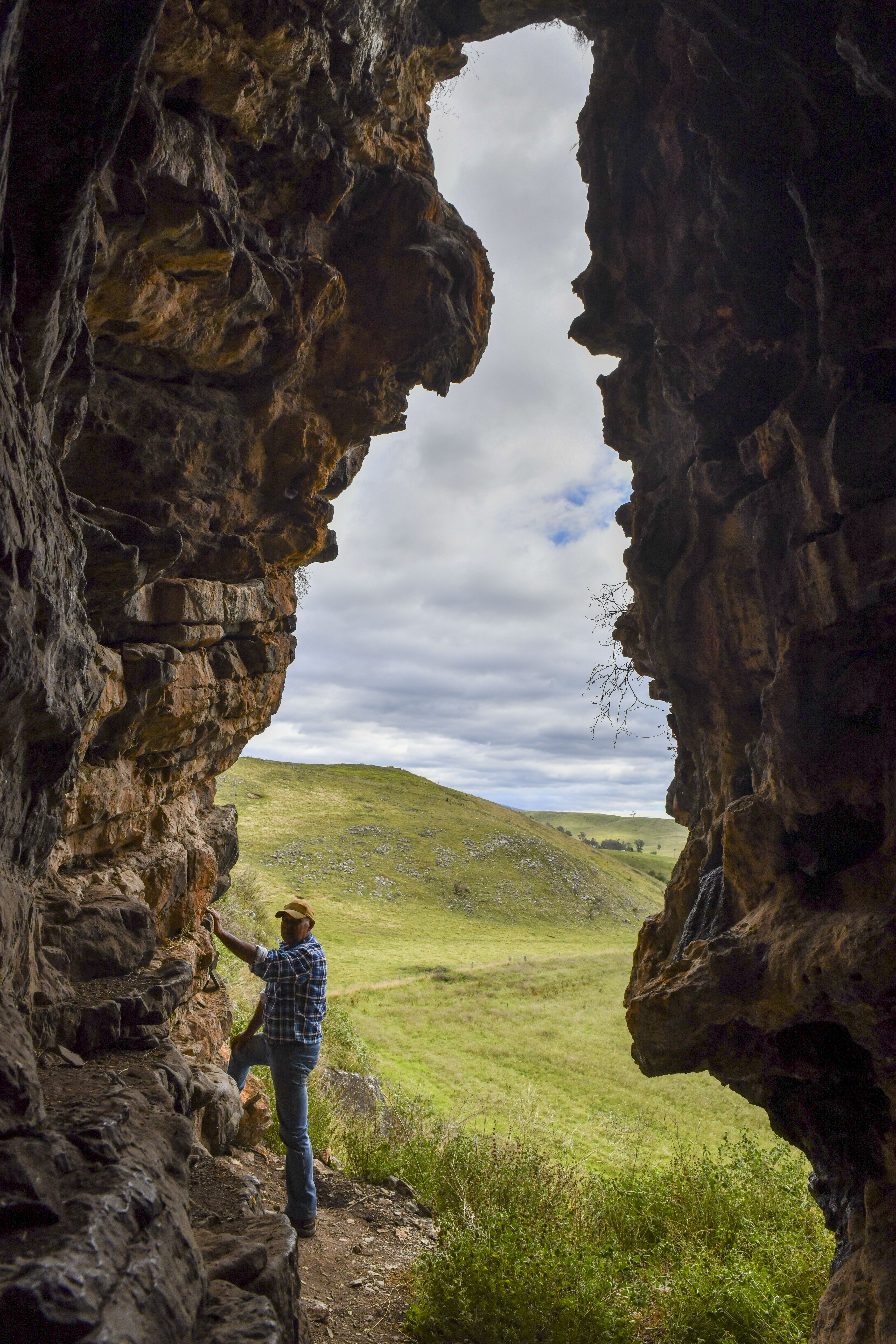 New archaeological find uncovers 12,000 year-old Fi... | National ...