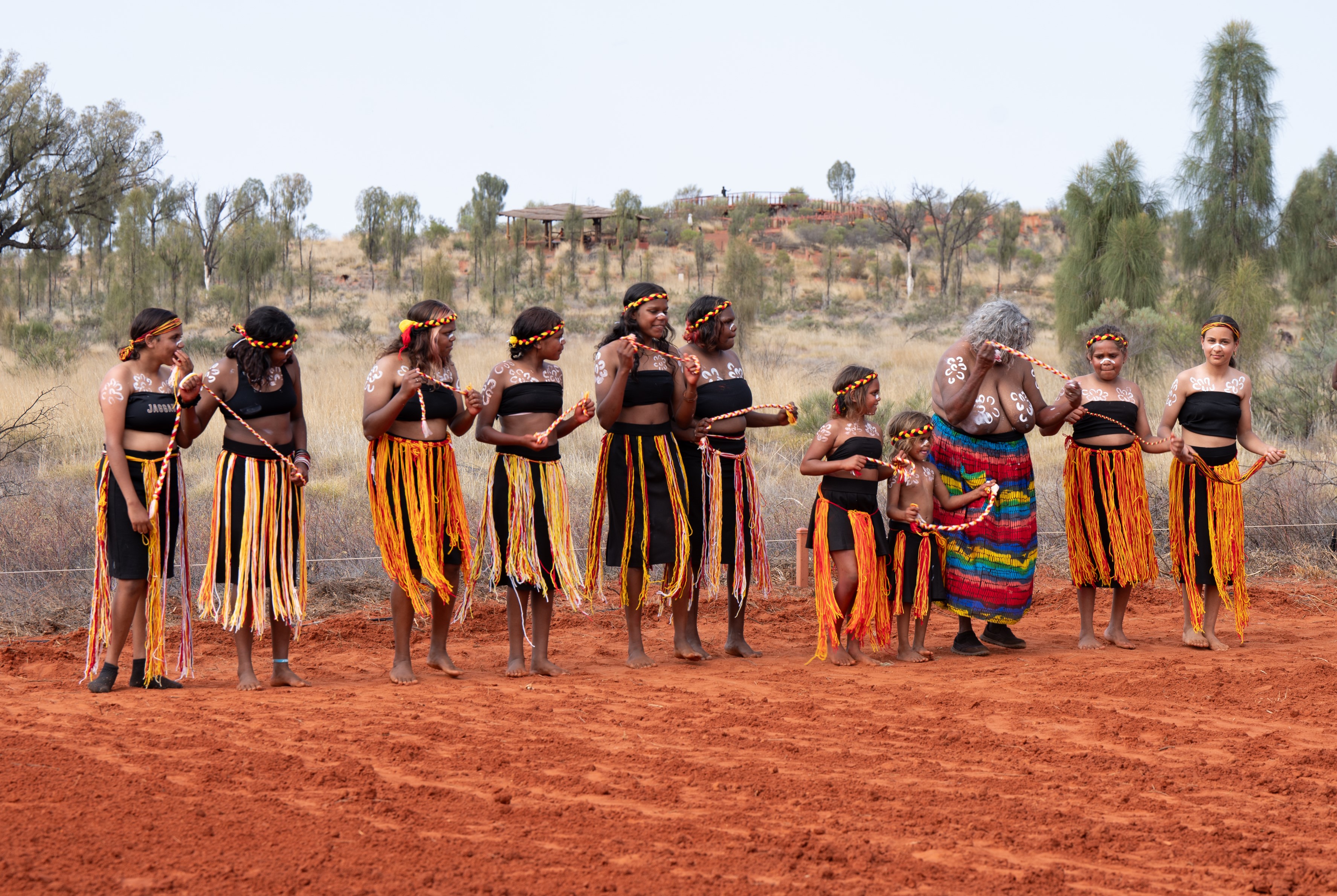Symbolic handback of Uluru celebrated 40 years on | National Indigenous ...