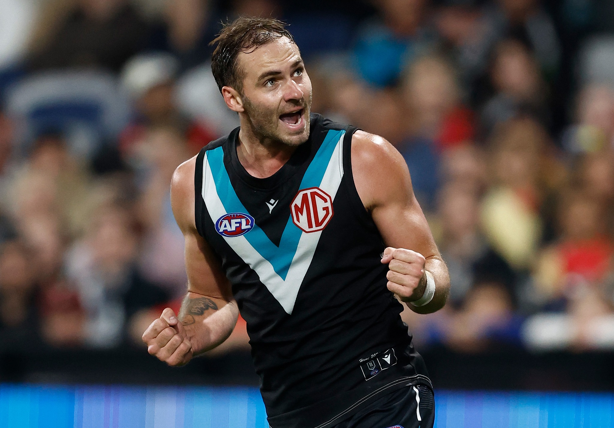 Jones, Finlayson ink extensions to remain with Powe... | National ...