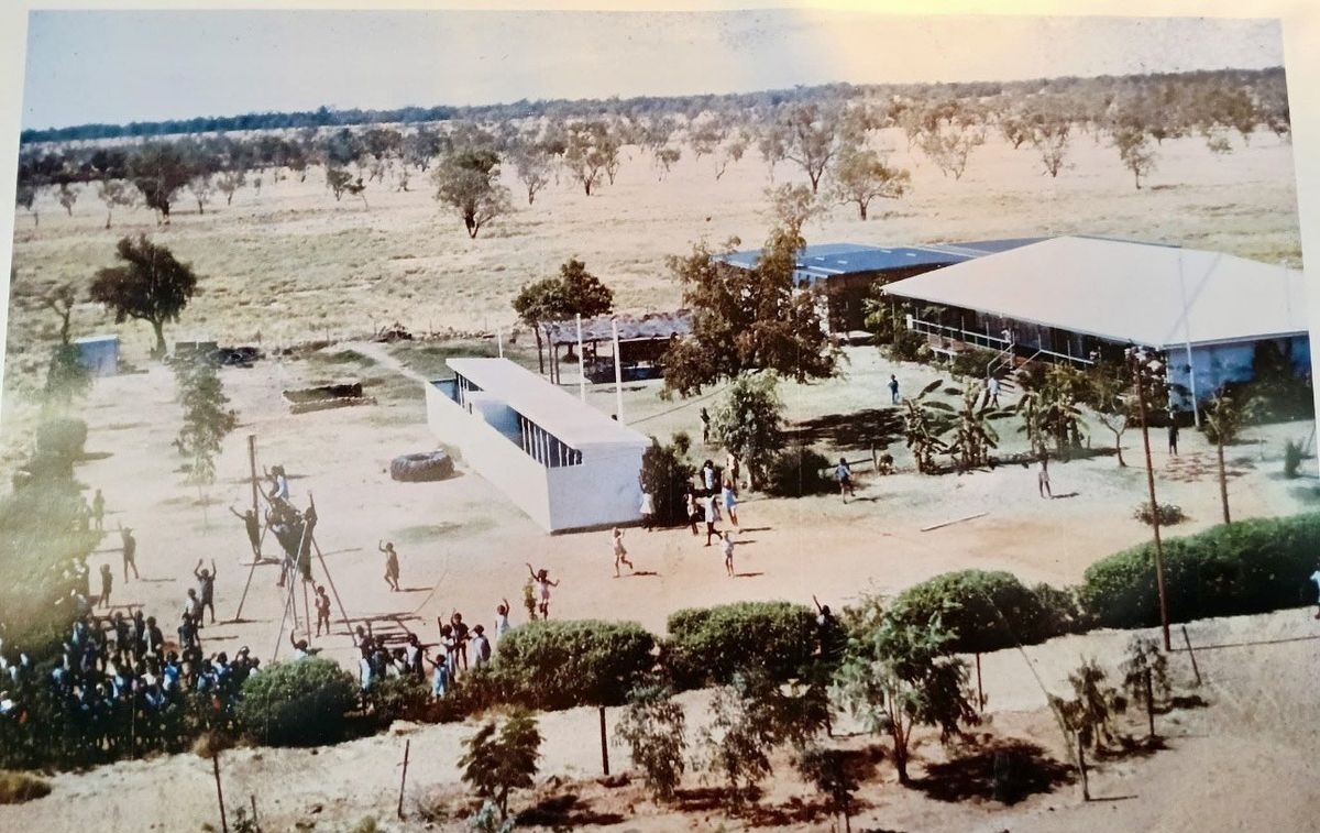Community gathers to farewell Fitzroy Crossing Dist... | National ...