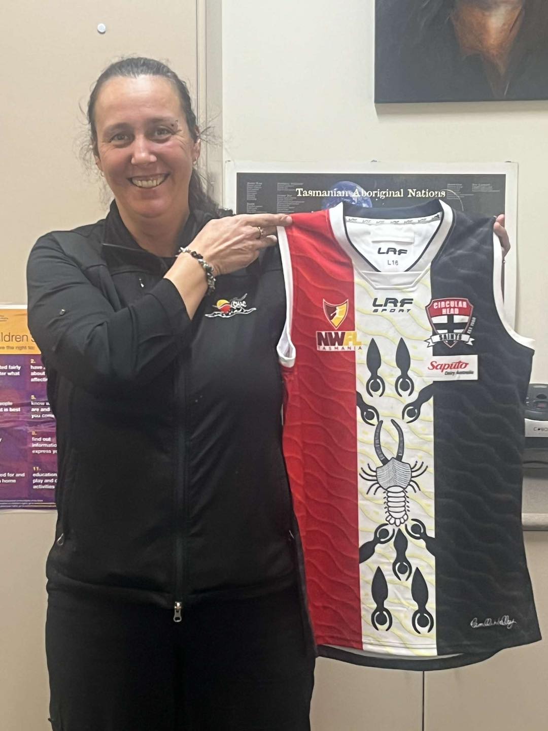 Aboriginal women of Tasmania’s north west recogni... | National ...