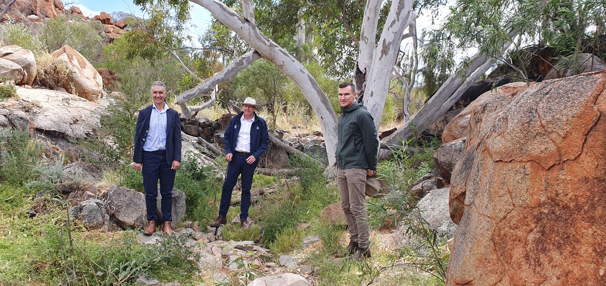 Landmark deal sealed with handback of Tjiwarl land | National ...